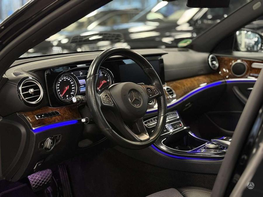 Black Mercedes-Benz E 220 2017 in Klaipeda, with an engine capacity of 1.95 L and mileage of 268 thousand km for 17200 €, photo 19 on AUTOMOTO.COM.LV
