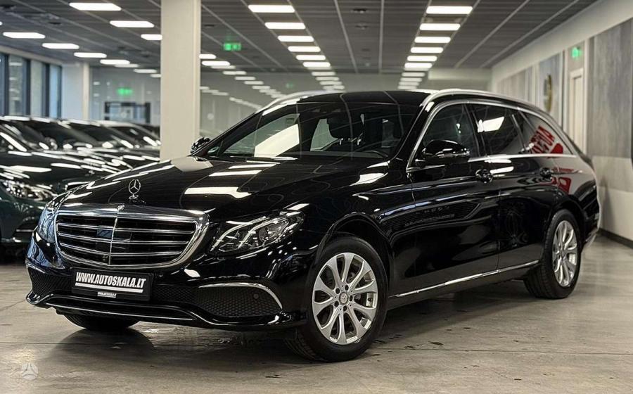 Black Mercedes-Benz E 220 2017 in Klaipeda, with an engine capacity of 1.95 L and mileage of 268 thousand km for 17200 €, photo 21 on AUTOMOTO.COM.LV