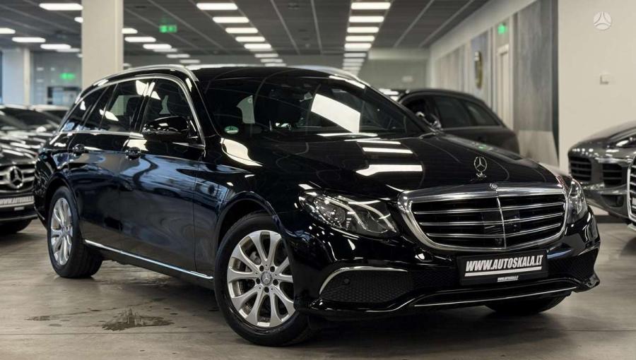 Black Mercedes-Benz E 220 2017 in Klaipeda, with an engine capacity of 1.95 L and mileage of 268 thousand km for 17200 €, photo 24 on AUTOMOTO.COM.LV