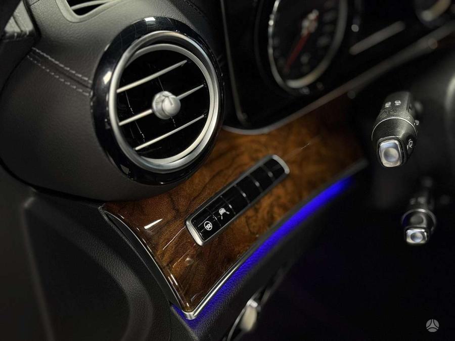 Black Mercedes-Benz E 220 2017 in Klaipeda, with an engine capacity of 1.95 L and mileage of 268 thousand km for 17200 €, photo 31 on AUTOMOTO.COM.LV
