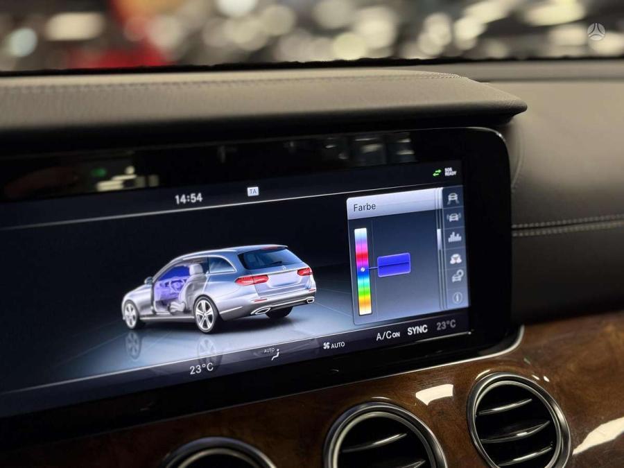 Black Mercedes-Benz E 220 2017 in Klaipeda, with an engine capacity of 1.95 L and mileage of 268 thousand km for 17200 €, photo 34 on AUTOMOTO.COM.LV