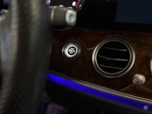Black Mercedes-Benz E 220 2017 in Klaipeda, with an engine capacity of 1.95 L and mileage of 268 thousand km for 17200 €, photo 36 on AUTOMOTO.COM.LV