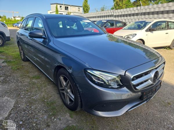 Черный Мерседес E 220 2017 в Вильнюс, объемом двигателя 0.00 л и пробегом 0 тыс. км за 20000 €, фото 1 на AUTOMOTO.COM.LV