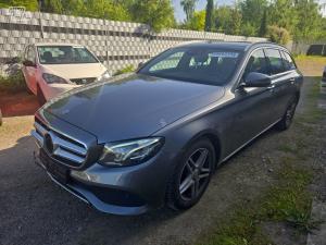Черный Мерседес E 220 2017 в Вильнюс, объемом двигателя 0.00 л и пробегом 0 тыс. км за 20000 €, фото 3 на AUTOMOTO.COM.LV