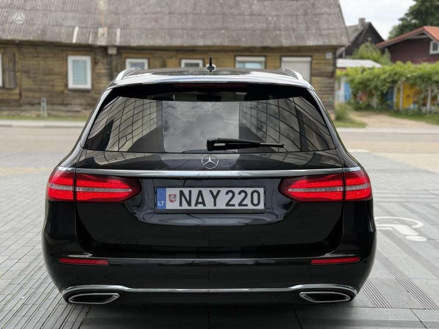 Черный Мерседес E 220 2017 в Клайпеда, объемом двигателя 2.20 л и пробегом 460 тыс. км за 8950 €, фото 6 на AUTOMOTO.COM.LV