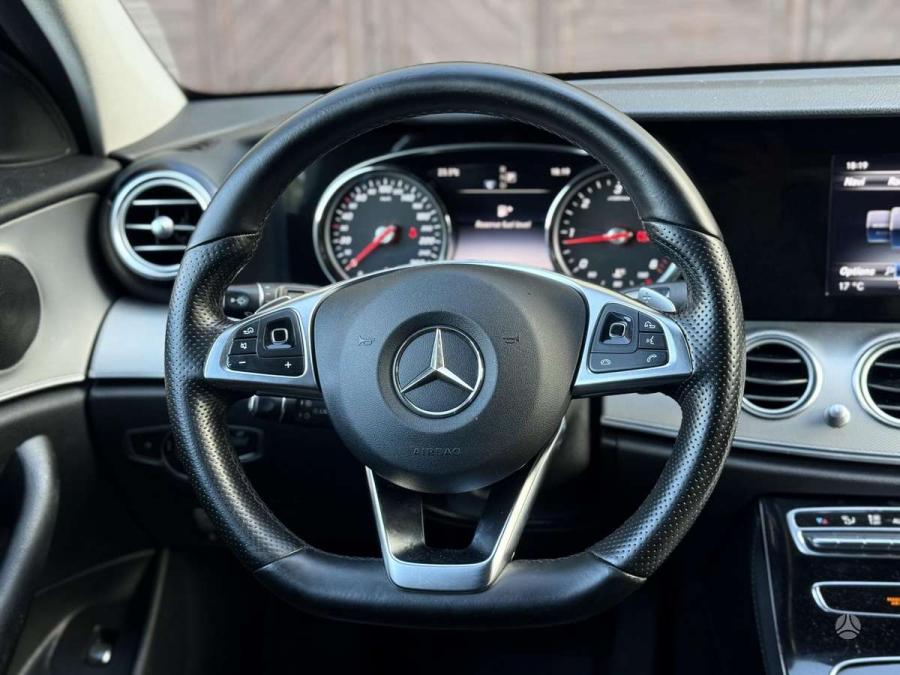 Черный Мерседес E 220 2017 в Клайпеда, объемом двигателя 2.20 л и пробегом 460 тыс. км за 8950 €, фото 12 на AUTOMOTO.COM.LV