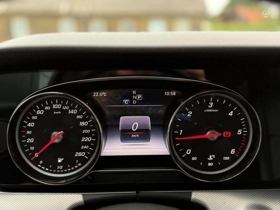 Black Mercedes-Benz E 220 2017 in Klaipeda, with an engine capacity of 2.20 L and mileage of 460 thousand km for 8950 €, photo 13 on AUTOMOTO.COM.LV