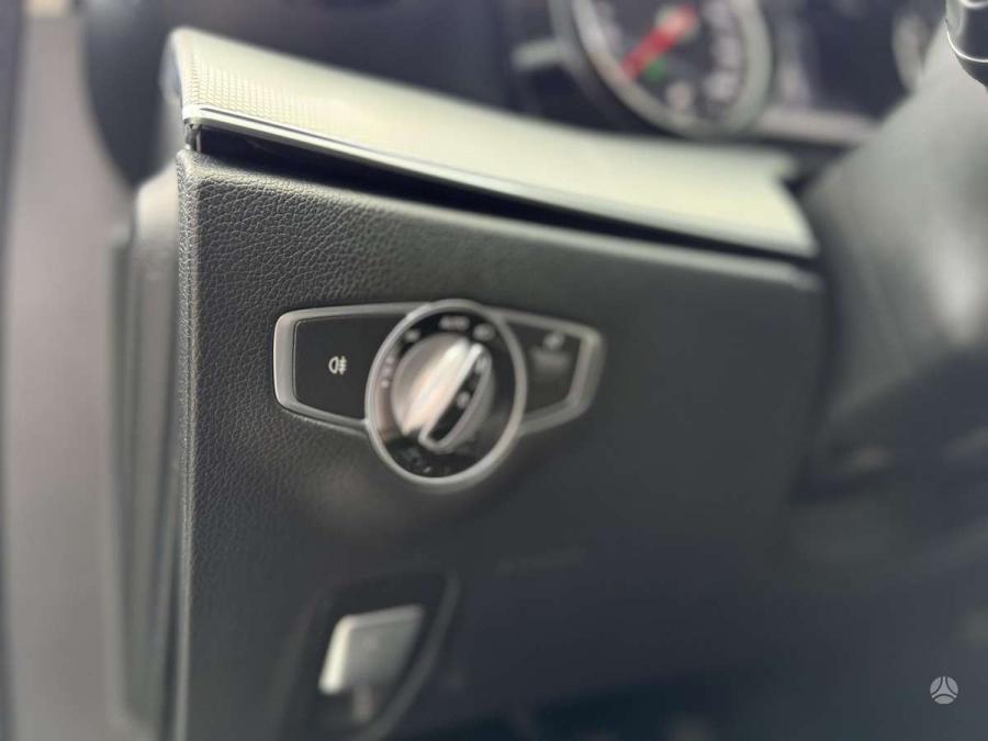 Black Mercedes-Benz E 220 2017 in Klaipeda, with an engine capacity of 2.20 L and mileage of 460 thousand km for 8950 €, photo 16 on AUTOMOTO.COM.LV