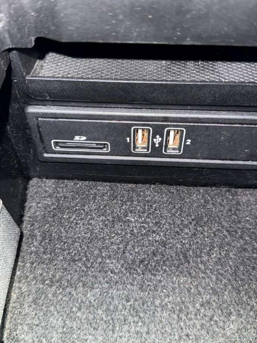 Black Mercedes-Benz E 220 2017 in Klaipeda, with an engine capacity of 2.20 L and mileage of 460 thousand km for 8950 €, photo 18 on AUTOMOTO.COM.LV