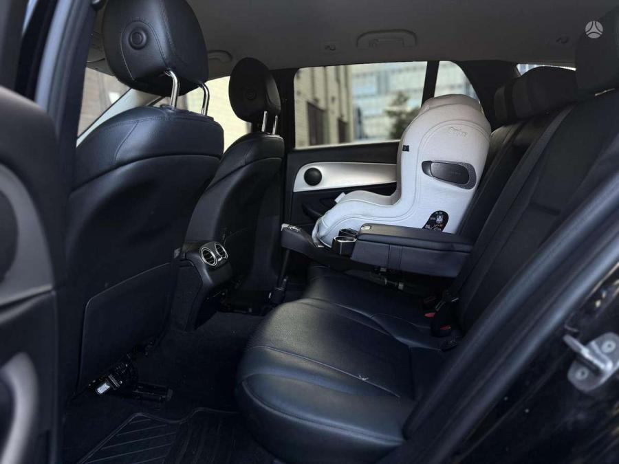 Black Mercedes-Benz E 220 2017 in Klaipeda, with an engine capacity of 2.20 L and mileage of 460 thousand km for 8950 €, photo 19 on AUTOMOTO.COM.LV