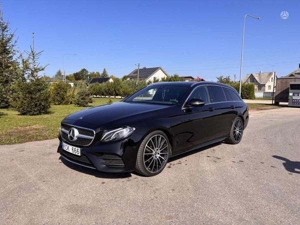Черный Мерседес E 220 2017 в Каунас, объемом двигателя 1.95 л и пробегом 500 тыс. км за 13800 €, фото 1 на AUTOMOTO.COM.LV