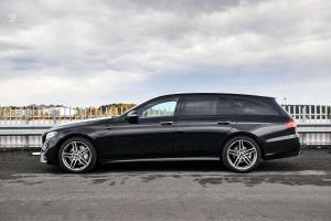 Black Mercedes-Benz E 220 2017 in Vilnius, with an engine capacity of 1.95 L and mileage of 210 thousand km for 18900 €, photo 4 on AUTOMOTO.COM.LV