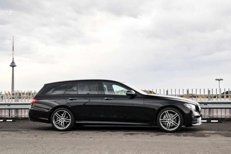 Black Mercedes-Benz E 220 2017 in Vilnius, with an engine capacity of 1.95 L and mileage of 210 thousand km for 18900 €, photo 9 on AUTOMOTO.COM.LV