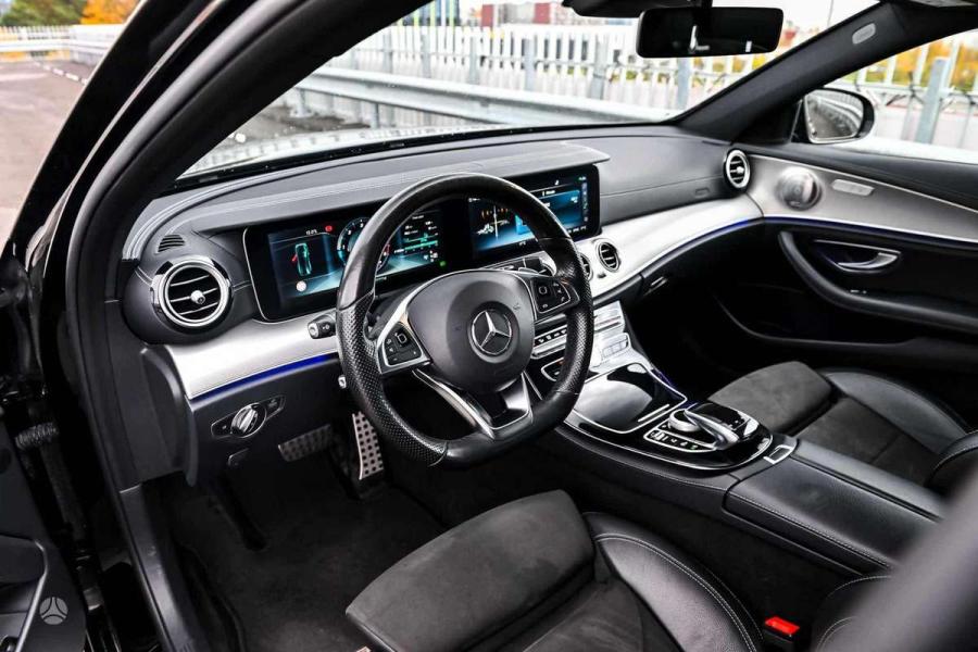 Black Mercedes-Benz E 220 2017 in Vilnius, with an engine capacity of 1.95 L and mileage of 210 thousand km for 18900 €, photo 10 on AUTOMOTO.COM.LV