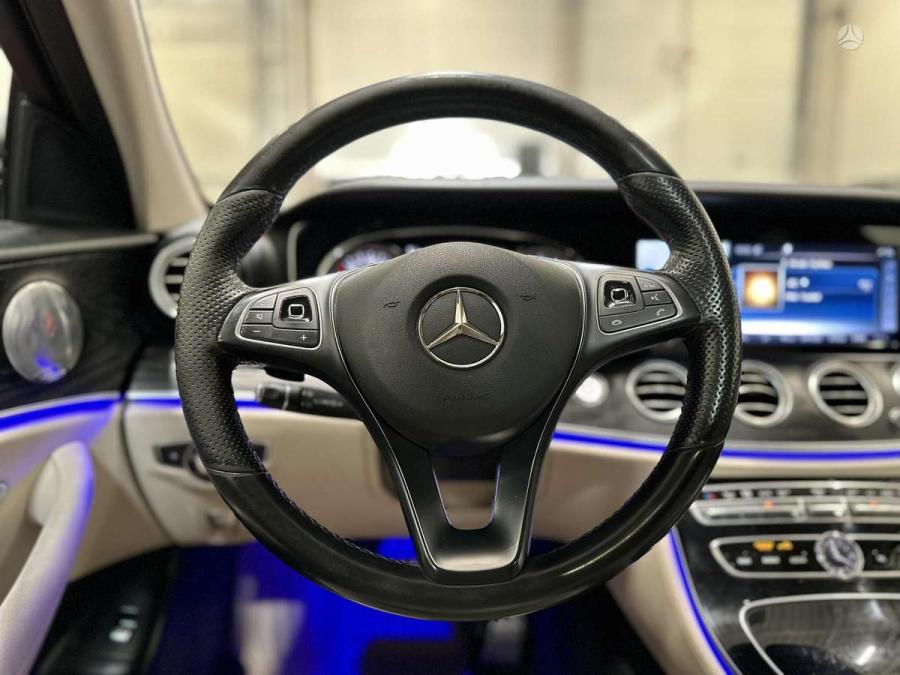 Черный Мерседес E 220 2017 в Вильнюс, объемом двигателя 1.95 л и пробегом 289 тыс. км за 22290 €, фото 19 на AUTOMOTO.COM.LV