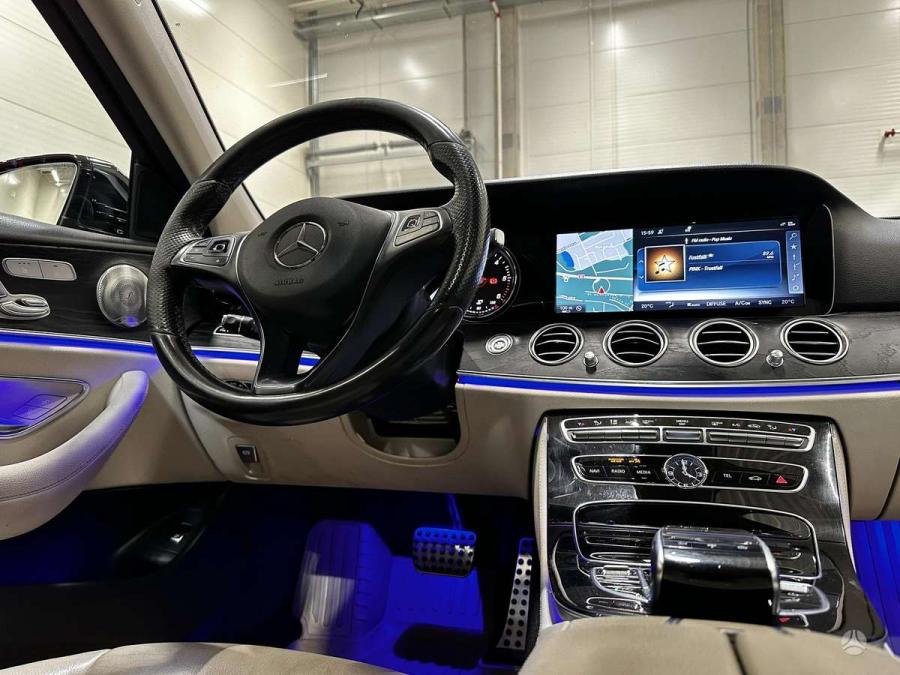 Черный Мерседес E 220 2017 в Вильнюс, объемом двигателя 1.95 л и пробегом 289 тыс. км за 22290 €, фото 25 на AUTOMOTO.COM.LV