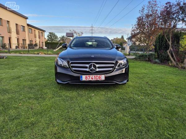 Мерседес E 220 2017 в Каунас на AUTOMOTO.COM.LV Черный Мерседес E 220 2017 в Каунас, объемом двигателя 2.00 л и пробегом 273 тыс. км за 15400 €, фото 10 на AUTOMOTO.COM.LV