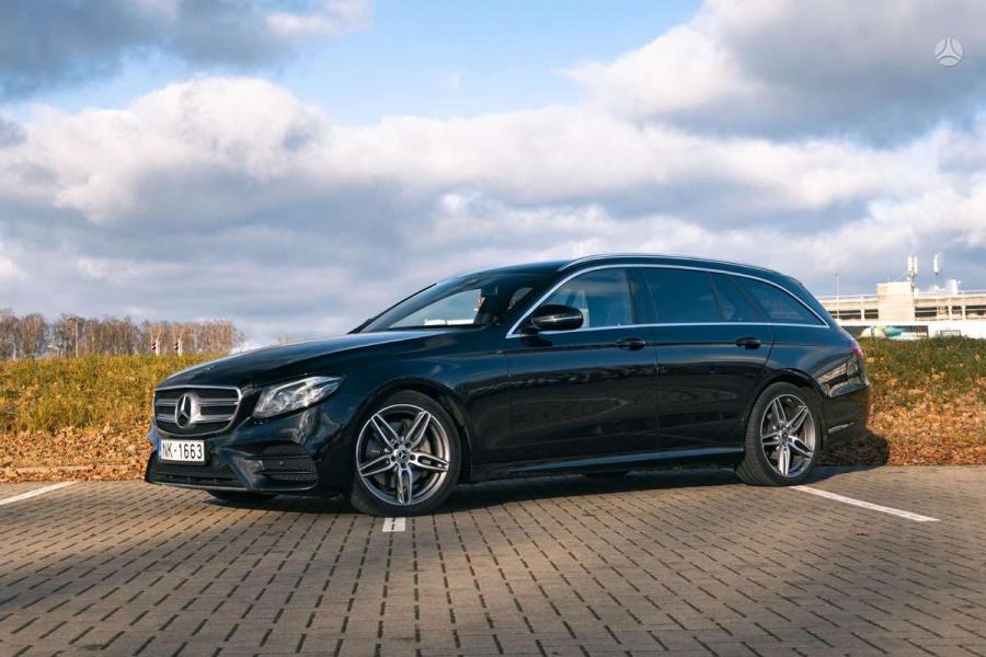 Black Mercedes-Benz E 220 2018 in Riga, with an engine capacity of 1.95 L and mileage of 149 thousand km for 24450 €, photo 1 on AUTOMOTO.COM.LV