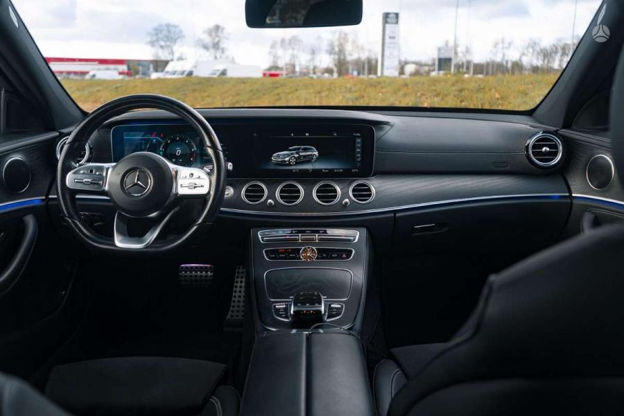 Black Mercedes-Benz E 220 2018 in Riga, with an engine capacity of 1.95 L and mileage of 149 thousand km for 24450 €, photo 10 on AUTOMOTO.COM.LV