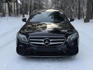 Black Mercedes-Benz E 220 2018 in Kaunas, with an engine capacity of 1.95 L and mileage of 600 thousand km for 10500 €, photo 2 on AUTOMOTO.COM.LV