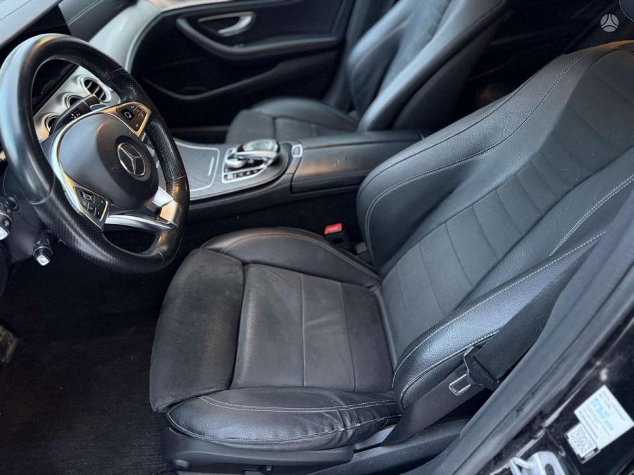 Black Mercedes-Benz E 220 2018 in Kaunas, with an engine capacity of 1.95 L and mileage of 600 thousand km for 10500 €, photo 9 on AUTOMOTO.COM.LV