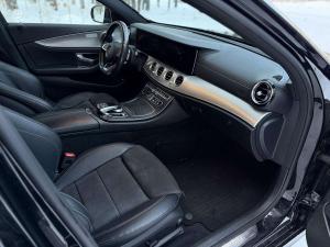 Black Mercedes-Benz E 220 2018 in Kaunas, with an engine capacity of 1.95 L and mileage of 600 thousand km for 10500 €, photo 11 on AUTOMOTO.COM.LV