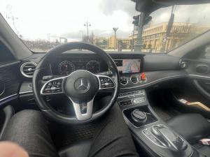 Melns Mercedes-Benz E 220 2018 Viļņa, ar dzinēja tilpumu 1.95 L un nobraukumu 200 tūkst. km par 21950 €, foto 3 vietnē AUTOMOTO.COM.LV