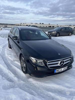 Melns Mercedes-Benz E 220 2018 Viļņa, ar dzinēja tilpumu 1.95 L un nobraukumu 200 tūkst. km par 21950 €, foto 5 vietnē AUTOMOTO.COM.LV