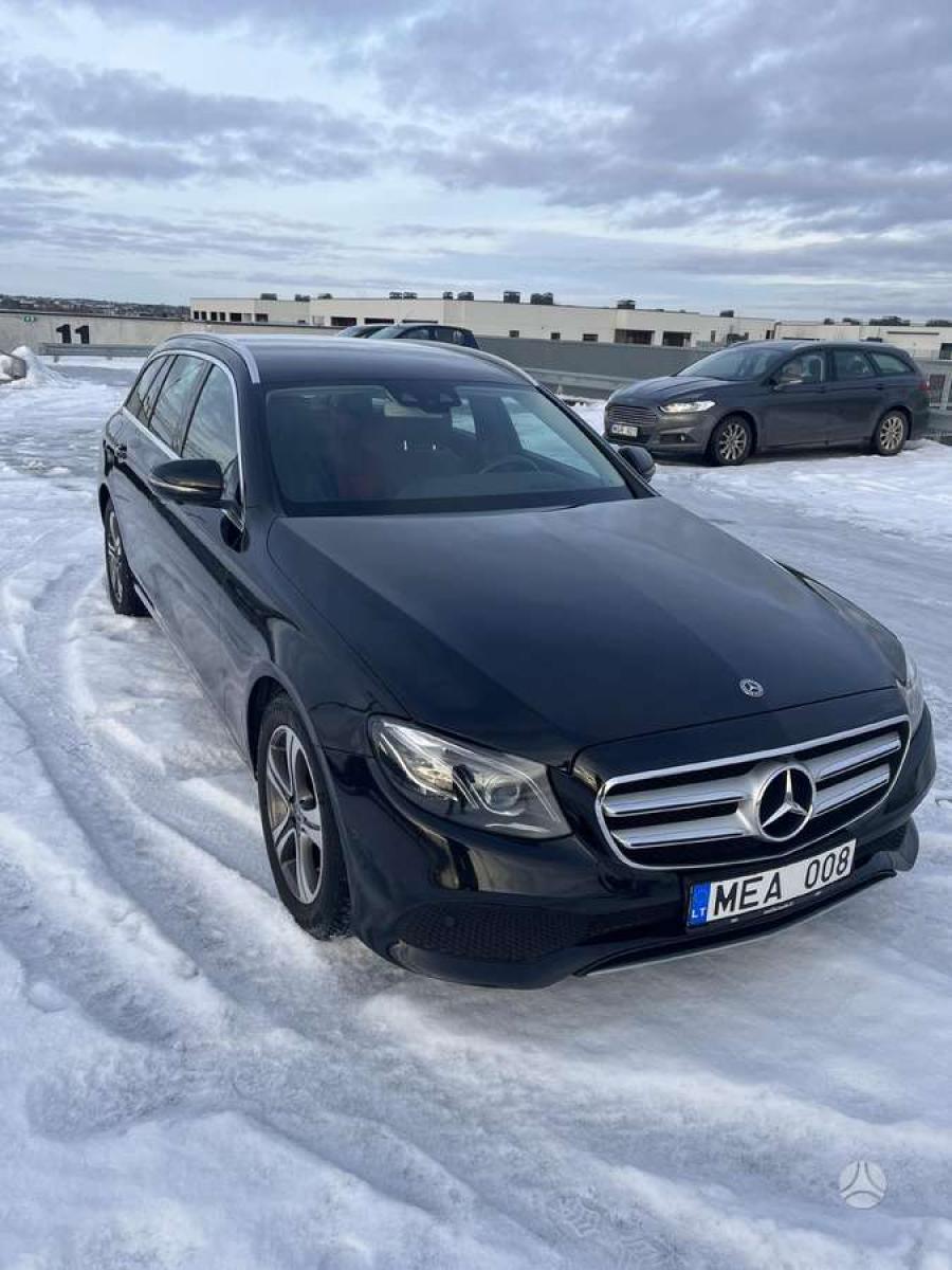 Melns Mercedes-Benz E 220 2018 Viļņa, ar dzinēja tilpumu 1.95 L un nobraukumu 200 tūkst. km par 21950 €, foto 5 vietnē AUTOMOTO.COM.LV