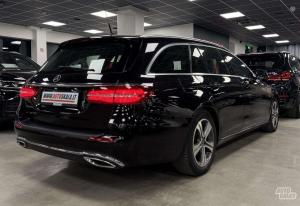 Black Mercedes-Benz E 220 2018 in Klaipeda, with an engine capacity of 2.00 L and mileage of 348 thousand km for 12950 €, photo 9 on AUTOMOTO.COM.LV