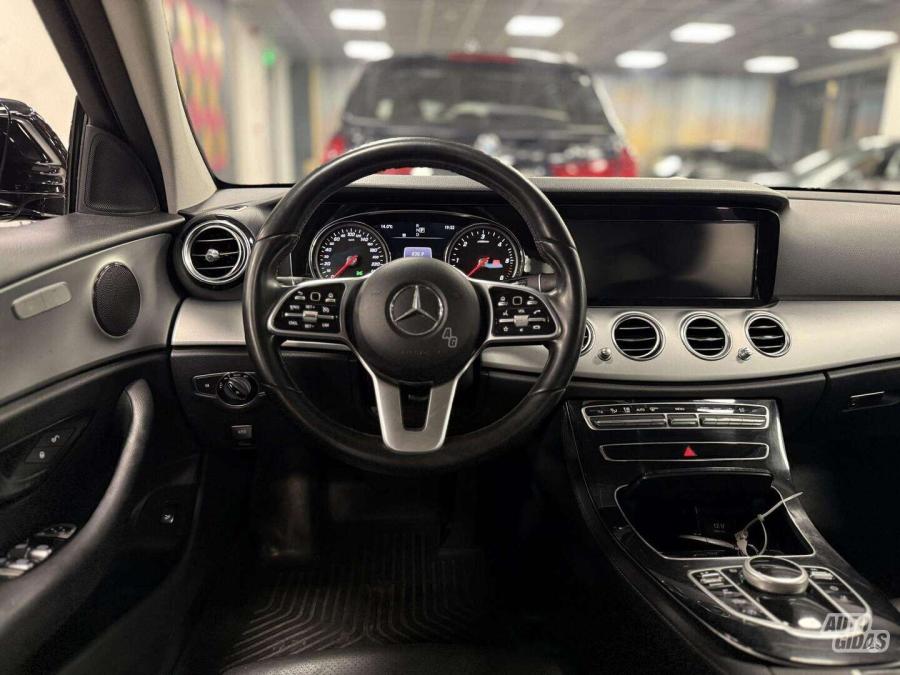 Black Mercedes-Benz E 220 2018 in Klaipeda, with an engine capacity of 2.00 L and mileage of 348 thousand km for 12950 €, photo 13 on AUTOMOTO.COM.LV