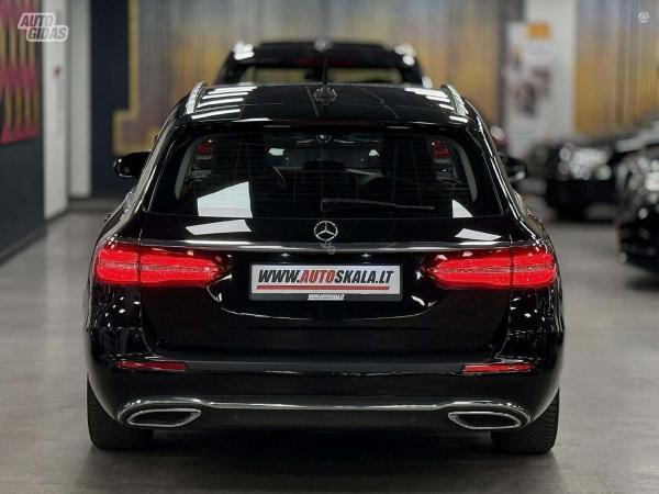 Melns Mercedes-Benz E 220 2018 Klaipėda, ar dzinēja tilpumu 2.00 L un nobraukumu 348 tūkst. km par 12950 €, foto 10 vietnē AUTOMOTO.COM.LV
