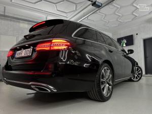Black Mercedes-Benz E 220 2018 in Kaunas, with an engine capacity of 2.00 L and mileage of 388 thousand km for 10999 €, photo 9 on AUTOMOTO.COM.LV