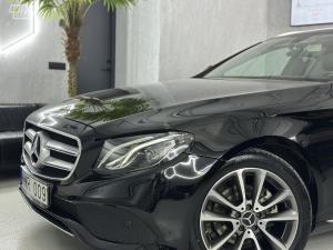 Black Mercedes-Benz E 220 2018 in Kaunas, with an engine capacity of 2.00 L and mileage of 388 thousand km for 10999 €, photo 14 on AUTOMOTO.COM.LV