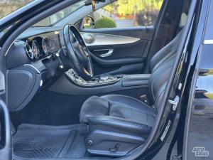 Black Mercedes-Benz E 220 2018 in Kaunas, with an engine capacity of 2.00 L and mileage of 388 thousand km for 10999 €, photo 25 on AUTOMOTO.COM.LV