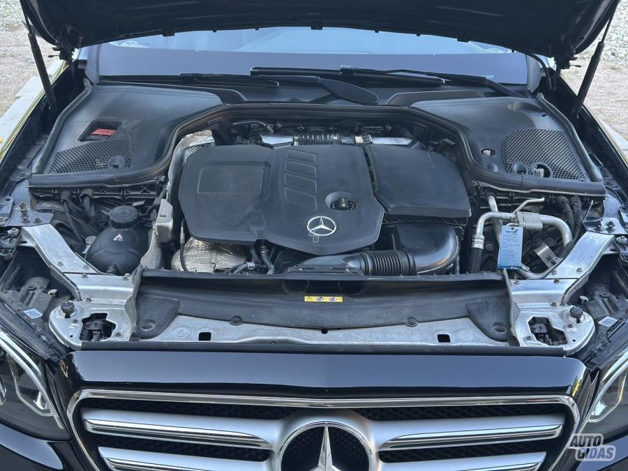 Black Mercedes-Benz E 220 2018 in Kaunas, with an engine capacity of 2.00 L and mileage of 388 thousand km for 10999 €, photo 26 on AUTOMOTO.COM.LV