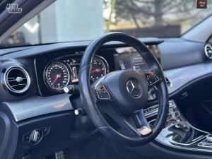 Black Mercedes-Benz E 220 2018 in Kaunas, with an engine capacity of 2.00 L and mileage of 388 thousand km for 10999 €, photo 27 on AUTOMOTO.COM.LV