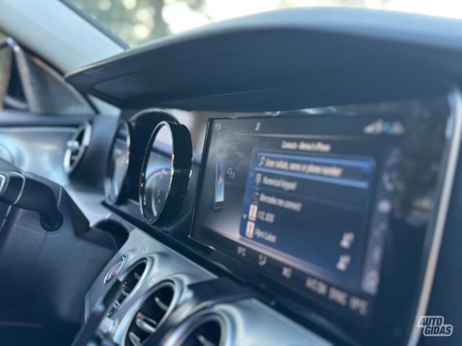 Black Mercedes-Benz E 220 2018 in Kaunas, with an engine capacity of 2.00 L and mileage of 388 thousand km for 10999 €, photo 34 on AUTOMOTO.COM.LV