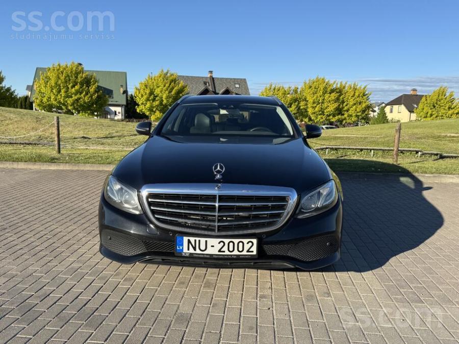 Черный Мерседес E 220 2018 в Рига, объемом двигателя 2.20 л и пробегом 511 тыс. км за 13000 €, фото 7 на AUTOMOTO.COM.LV