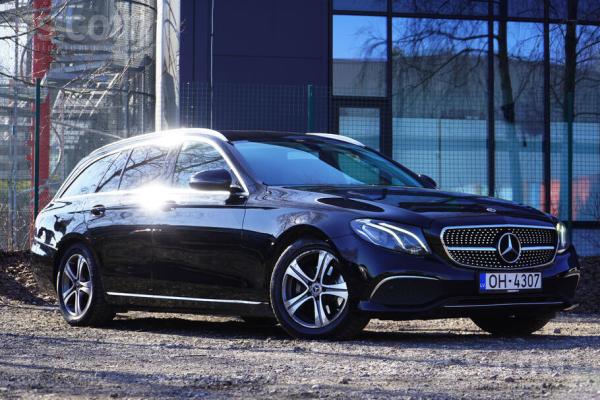 Черный Мерседес E 220 2018 в Рига, объемом двигателя 2.00 л и пробегом 345 тыс. км за 12290 €, фото 2 на AUTOMOTO.COM.LV