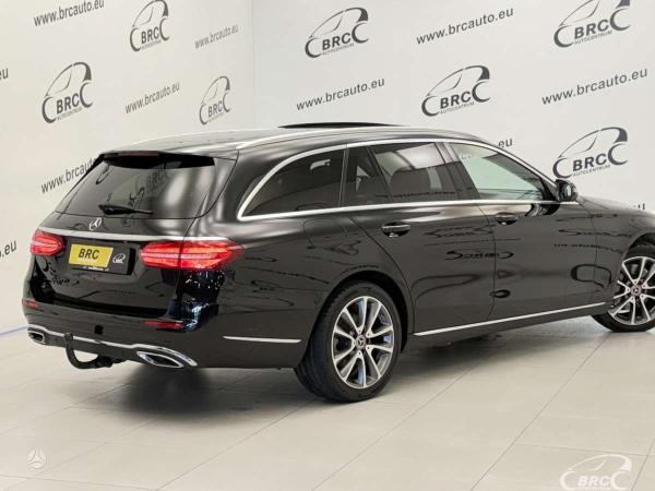Черный Мерседес E 220 2018 в Вильнюс, объемом двигателя 1.95 л и пробегом 224 тыс. км за 16500 €, фото 3 на AUTOMOTO.COM.LV