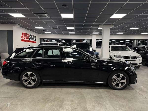 Melns Mercedes-Benz E 220 2018 Klaipėda, ar dzinēja tilpumu 1.95 L un nobraukumu 348 tūkst. km par 11950 €, foto 3 vietnē AUTOMOTO.COM.LV