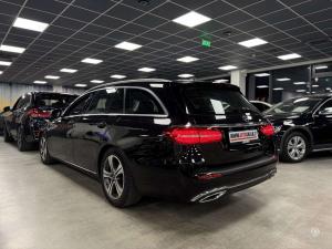 Черный Мерседес E 220 2018 в Клайпеда, объемом двигателя 1.95 л и пробегом 348 тыс. км за 11950 €, фото 5 на AUTOMOTO.COM.LV