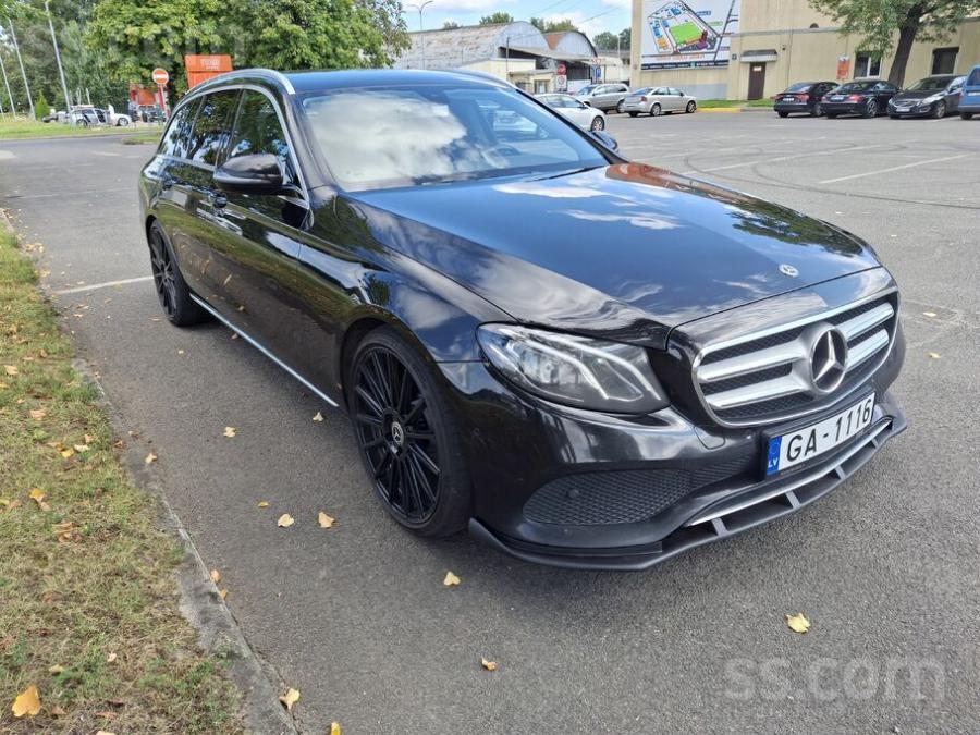 Melns Mercedes-Benz E 220 2018 Rīga, ar dzinēja tilpumu 2.00 L un nobraukumu 389 tūkst. km par 13500 €, foto 3 vietnē AUTOMOTO.COM.LV