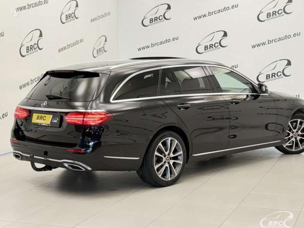 Черный Мерседес E 220 2018 в Вильнюс, объемом двигателя 1.95 л и пробегом 224 тыс. км за 16200 €, фото 4 на AUTOMOTO.COM.LV