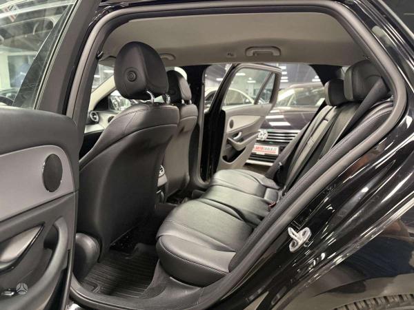 Black Mercedes-Benz E 220 2018 in Klaipeda, with an engine capacity of 1.95 L and mileage of 348 thousand km for 11950 €, photo 7 on AUTOMOTO.COM.LV