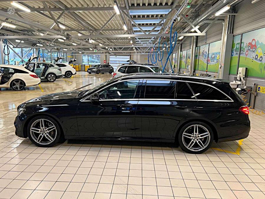 Melns Mercedes-Benz E 220 2019 Viļņa, ar dzinēja tilpumu 1.95 L un nobraukumu 268 tūkst. km par 16500 €, foto 5 vietnē AUTOMOTO.COM.LV