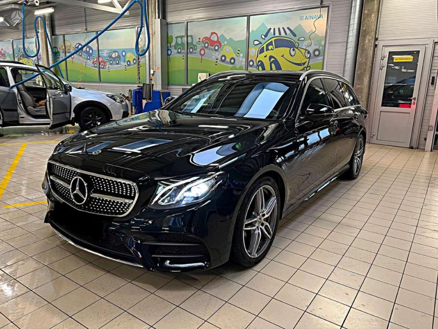 Melns Mercedes-Benz E 220 2019 Viļņa, ar dzinēja tilpumu 1.95 L un nobraukumu 268 tūkst. km par 16500 €, foto 6 vietnē AUTOMOTO.COM.LV