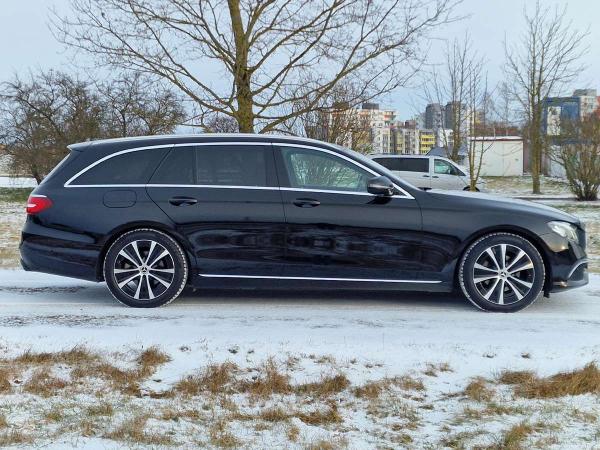 Black Mercedes-Benz E 220 2019 in Jonava, with an engine capacity of 2.00 L and mileage of 237 thousand km for 17770 €, photo 7 on AUTOMOTO.COM.LV