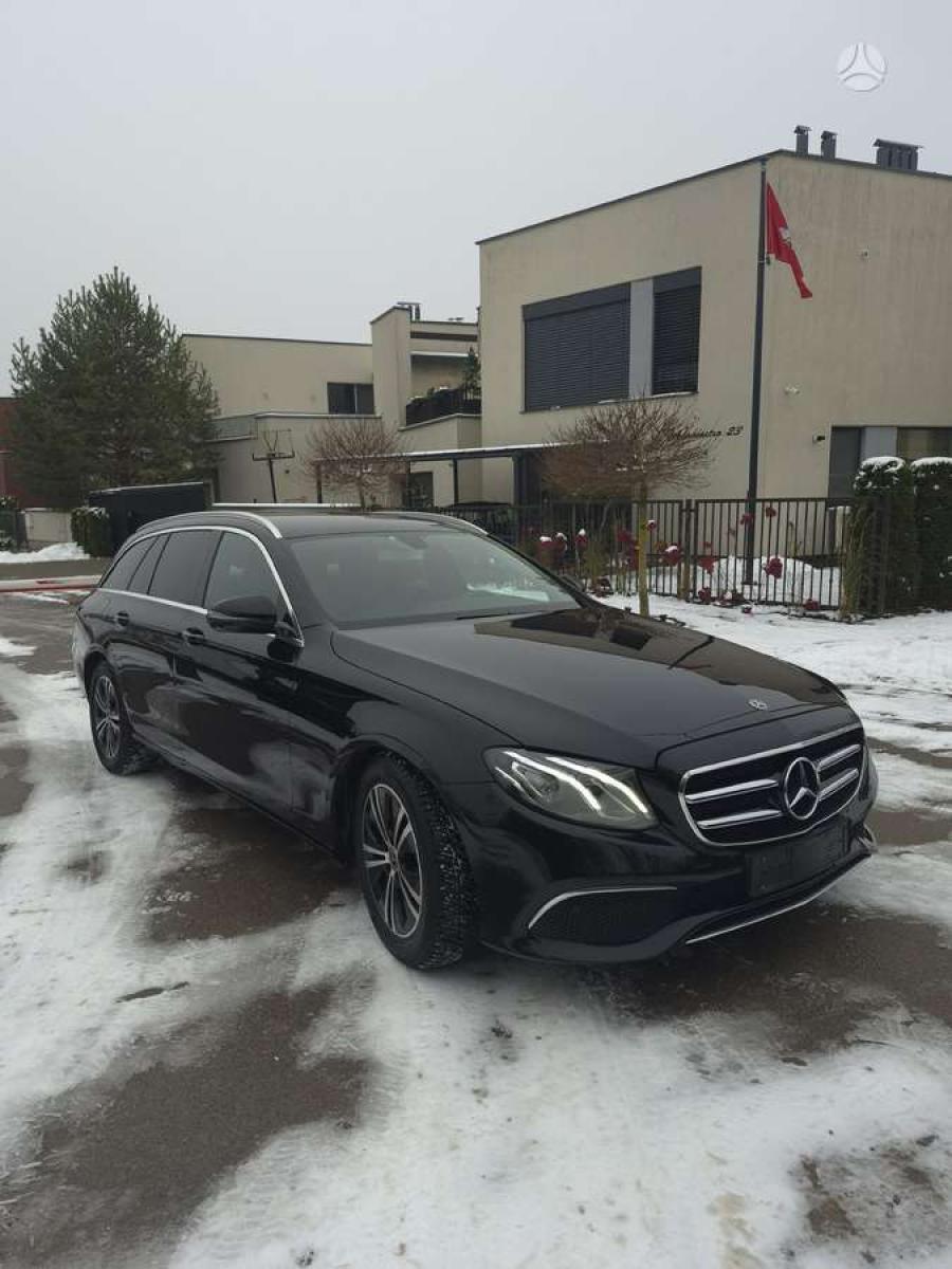 Melns Mercedes-Benz E 220 2019 Šauļi, ar dzinēja tilpumu 1.95 L un nobraukumu 325 tūkst. km par 10350 €, foto 2 vietnē AUTOMOTO.COM.LV